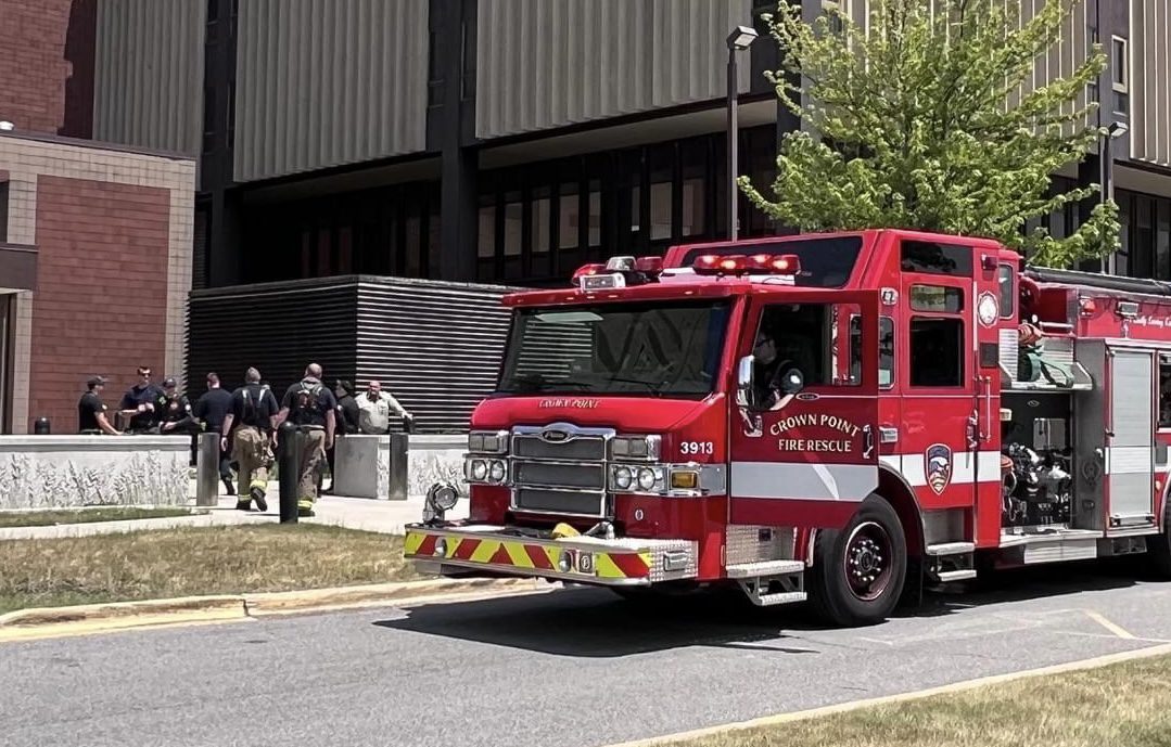 Intensive Manhunt Launched as Suspect Deliberately Sets Fire at Lake ...