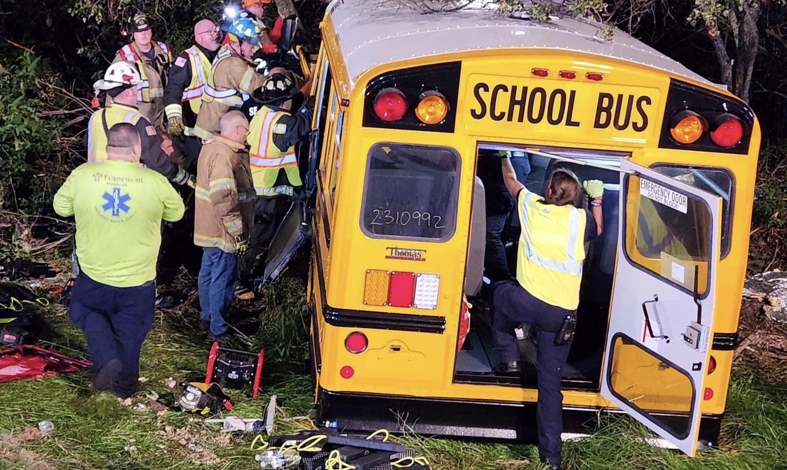 Indiana Semi vs. Bus Crash Injures Driver, Search for Semi That Fled ...