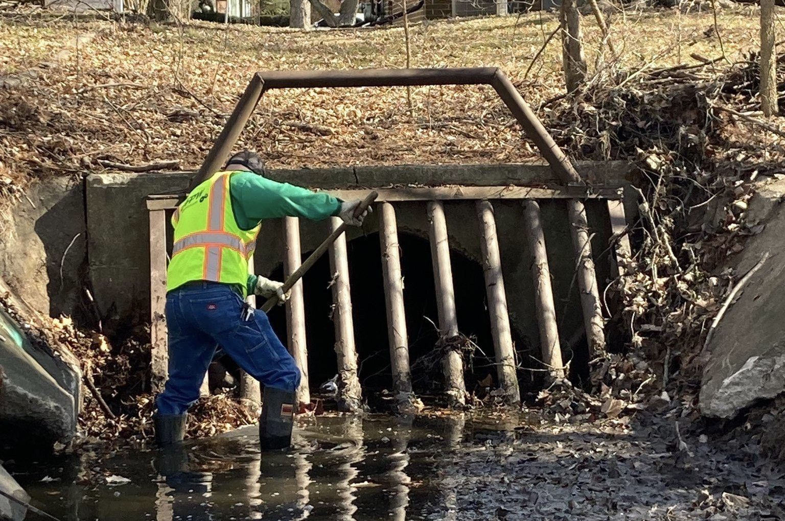 Homewood, IL – Spring Brings Creek Maintenance to Homewood - Country Herald