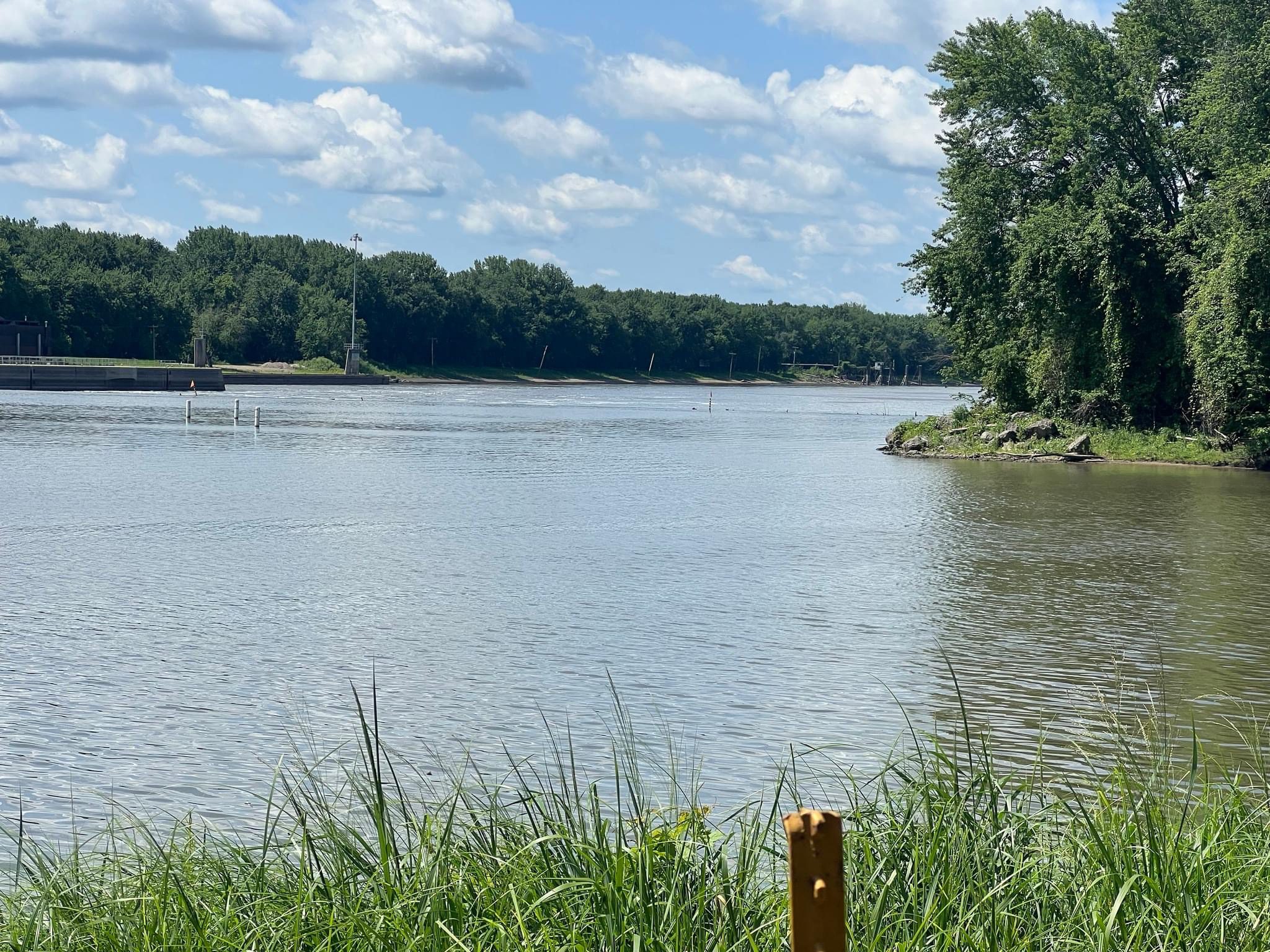 Body Found in Illinois River Saturday Morning - Country Herald