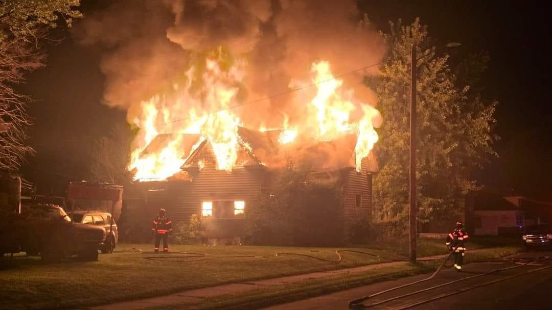 South Bend, Indiana: Firefighters Tackle Back-to-Back Fires, Vacant ...